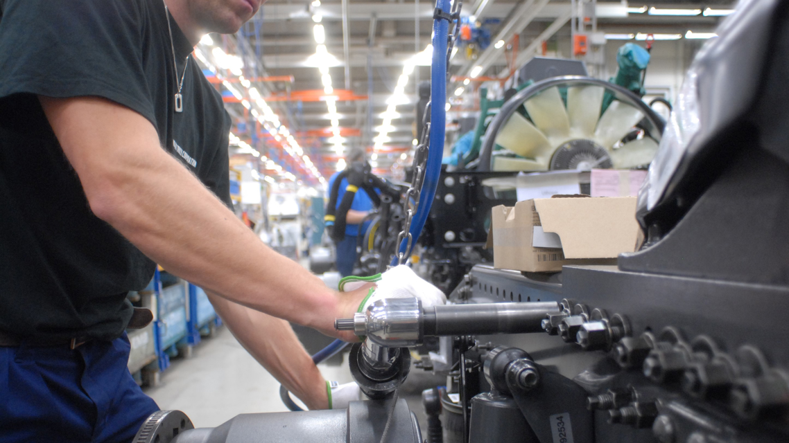 Machine injuries increase after cut to safety checks | ETUC